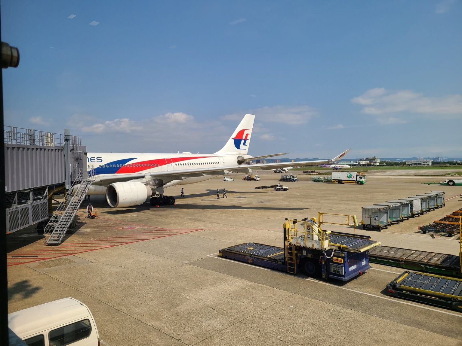 馬來西亞航空MH367、366台北TPE-吉隆坡KUL飛行紀錄[A332 & A333經濟艙] - 柏C的電影雜記