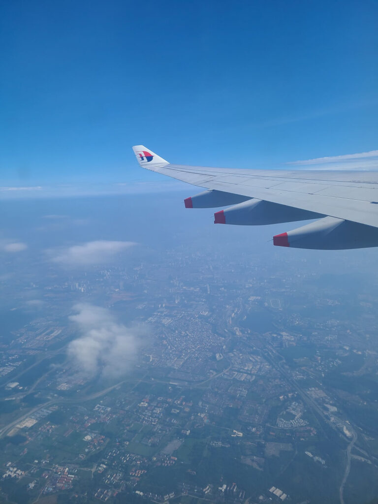 馬來西亞航空MH367、366台北TPE-吉隆坡KUL飛行紀錄[A332 & A333經濟艙] - 柏C的電影雜記