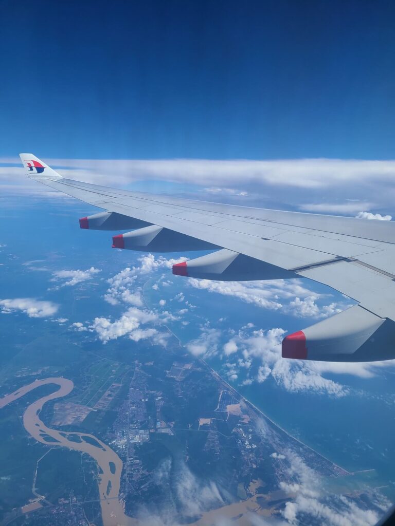 馬來西亞航空MH367、366台北TPE-吉隆坡KUL飛行紀錄[A332 & A333經濟艙] - 柏C的電影雜記