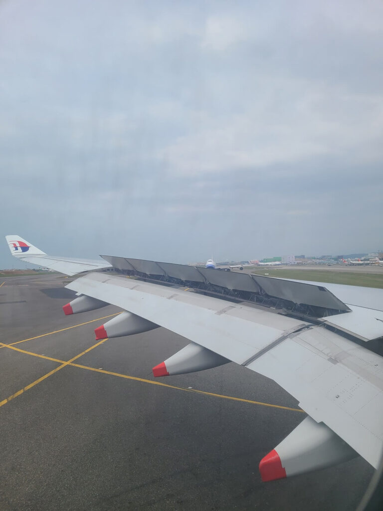 馬來西亞航空MH367、366台北TPE-吉隆坡KUL飛行紀錄[A332 & A333經濟艙] - 柏C的電影雜記